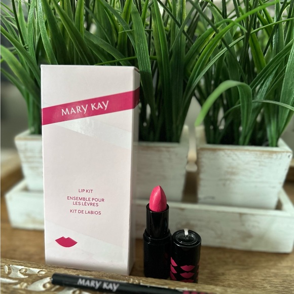 Mary Kay | Makeup | Mary Kay Lip Kit | Poshmark